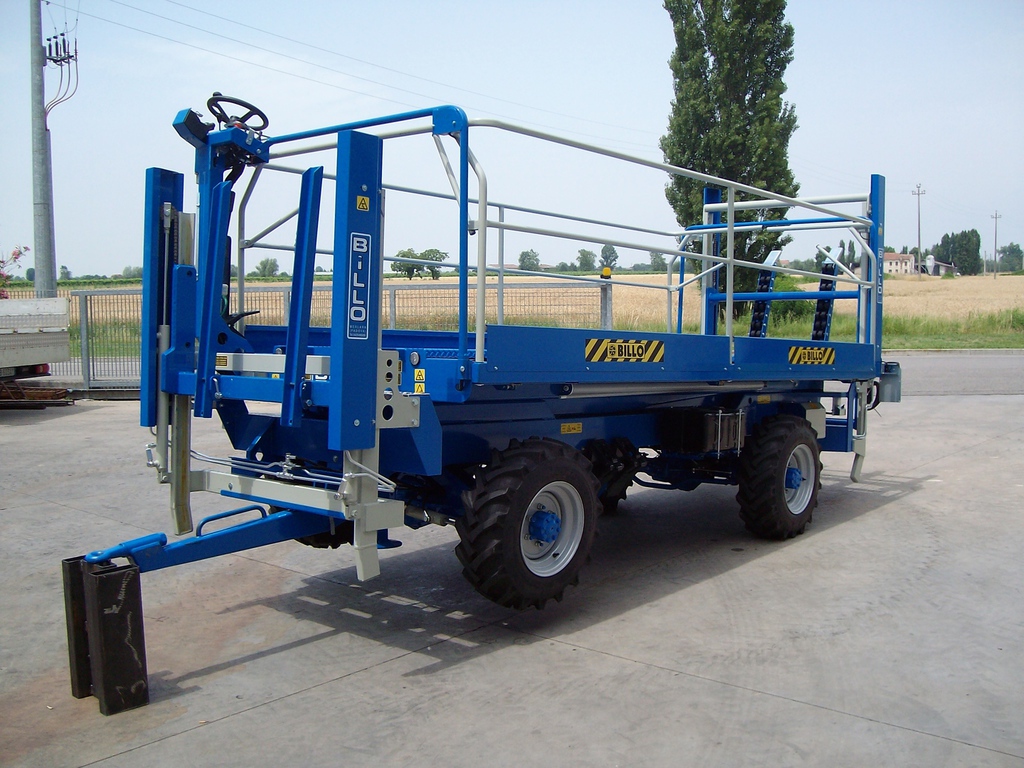 Bourne Engineering - Billo Self Propelled Orchard Platforms